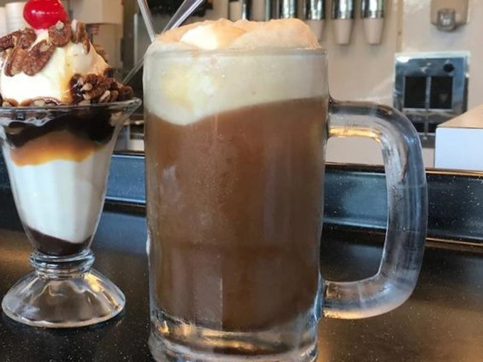 Ardy & Ed's Drive-In 6