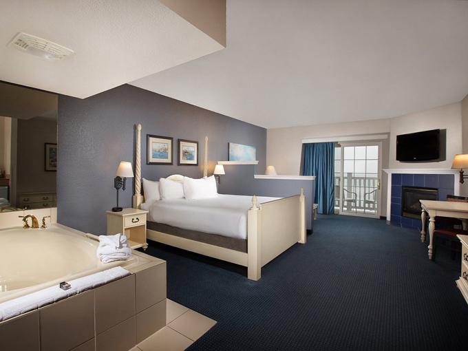 Blue Harbor Resort 9