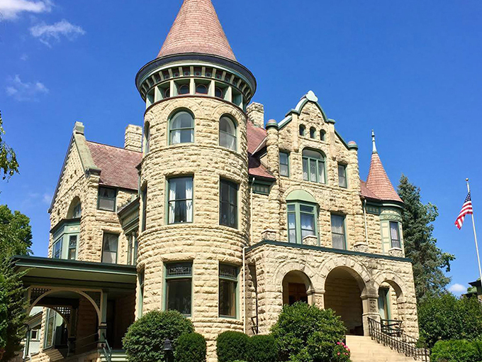 Castle La Crosse Bed and Breakfast 1