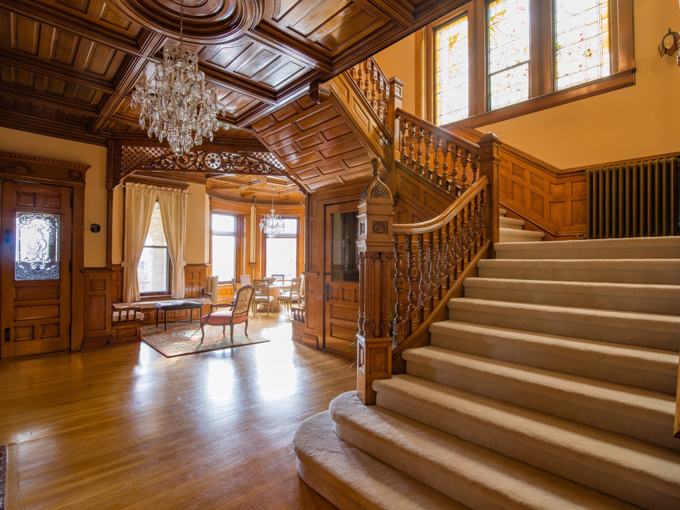 Castle La Crosse Bed and Breakfast 2