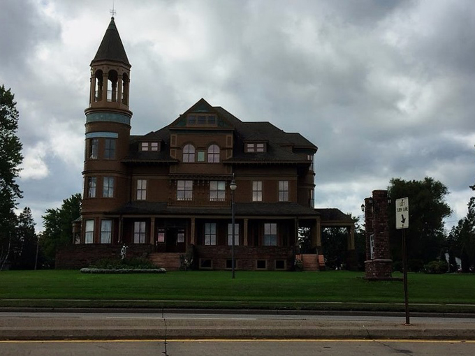 Fairlawn Mansion & Museum 10