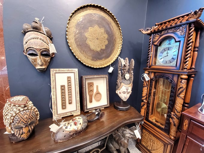 Harp Gallery Antiques and Vintage Furniture 2