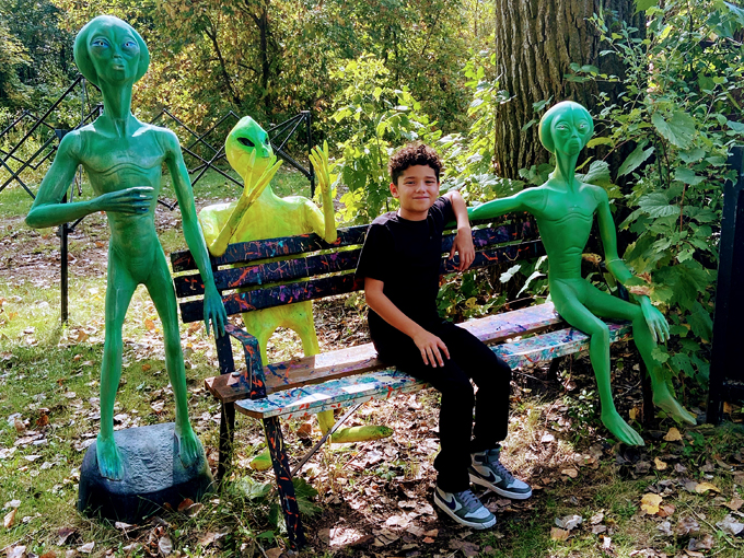 Hot Sam's Antiques Collectibles & Furniture 9