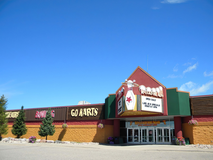 Knuckleheads Trampoline Park 1