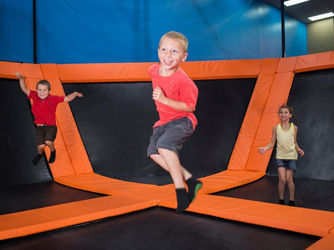 Knuckleheads Trampoline Park 2