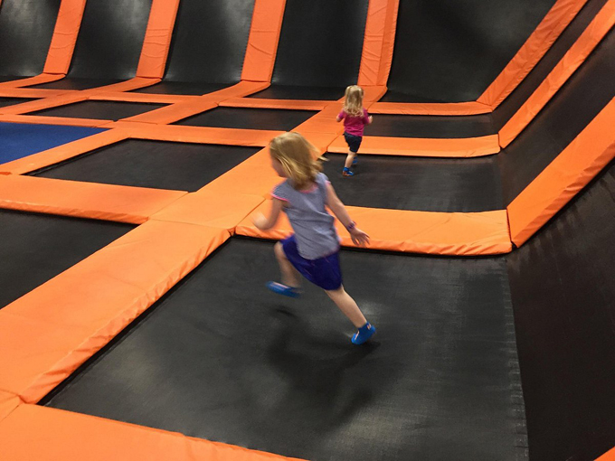 Knuckleheads Trampoline Park 7