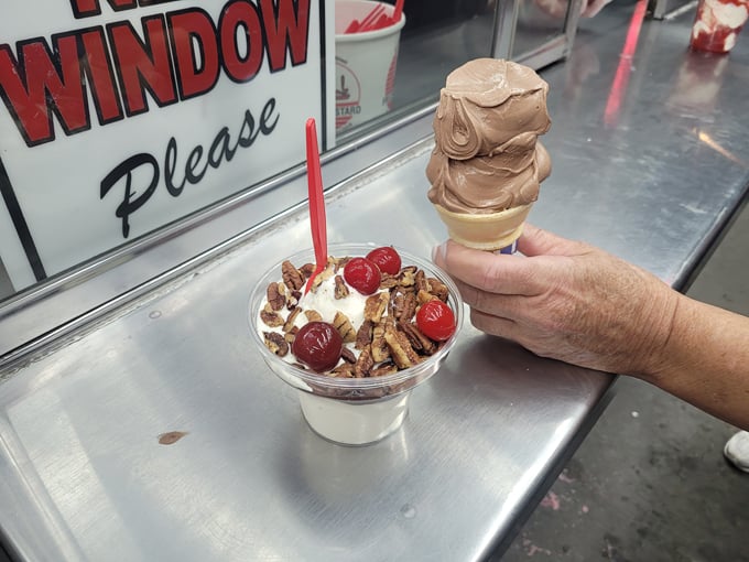 Leon's Frozen Custard 6