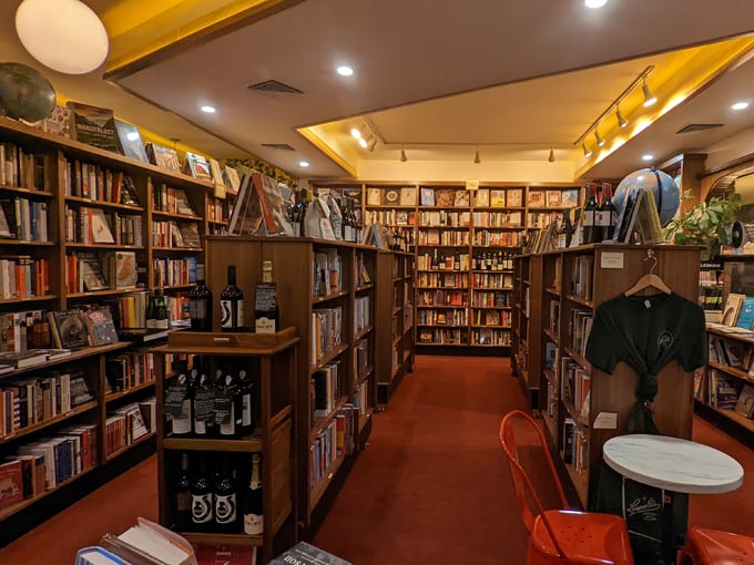 Leopold's Books Bar Caff&egrave; 2