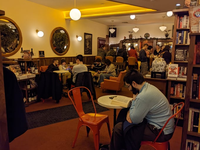 Leopold's Books Bar Caff&egrave; 9