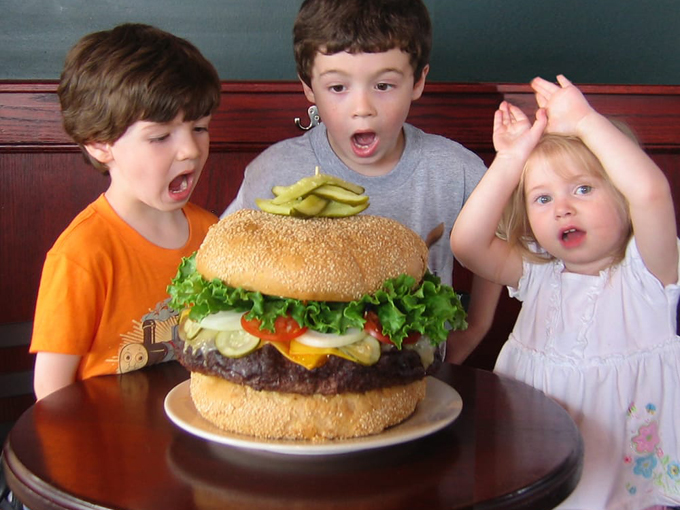 Mallie's Sports Grill & Bar 4