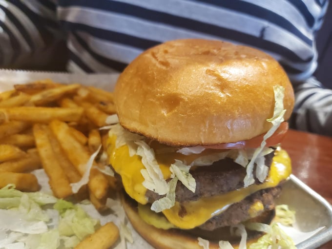 Mallie's Sports Grill & Bar 8