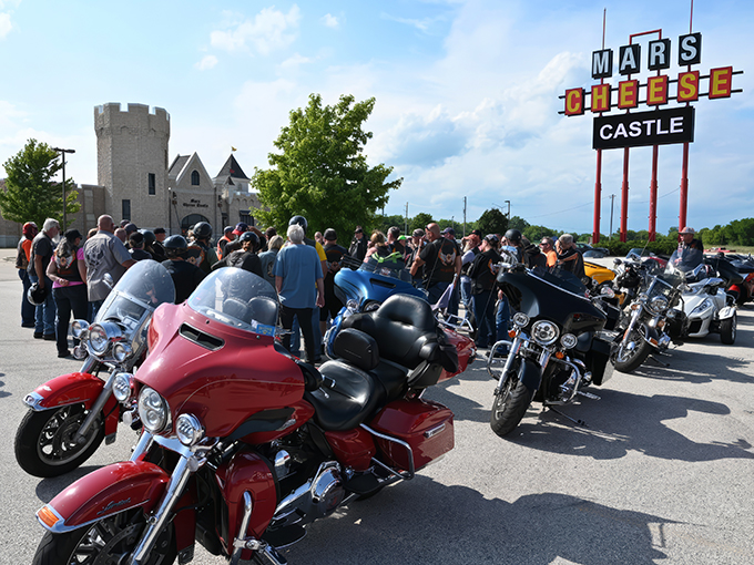 Mars Cheese Castle 8