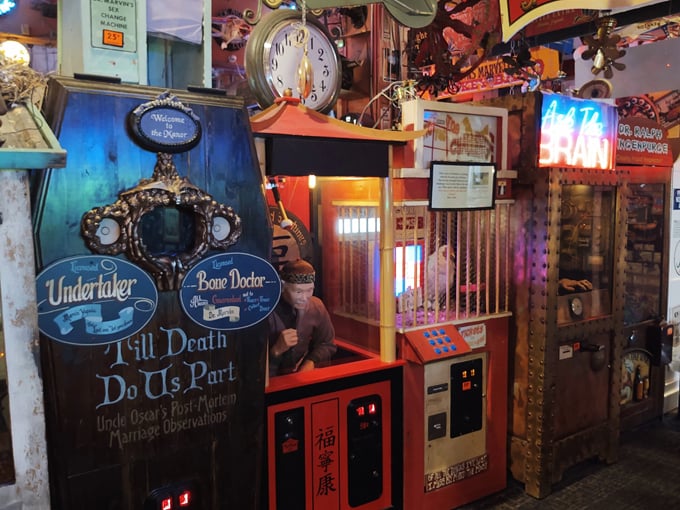 Marvin's Marvelous Mechanical Museum 8