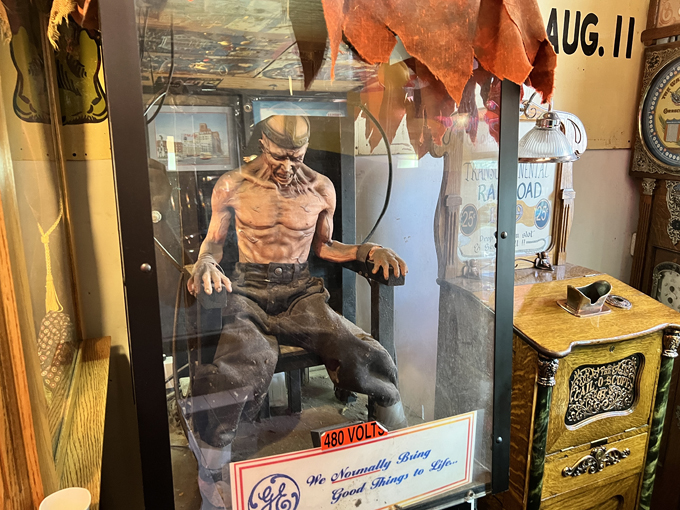 Marvin's Marvelous Mechanical Museum 9