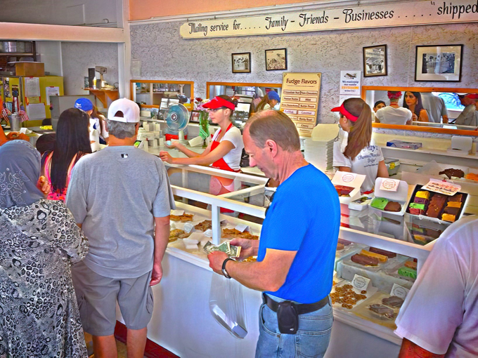 May&rsquo;s Candy Shop 9