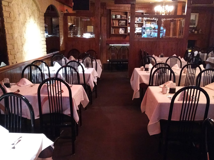 Moro's Dining 9