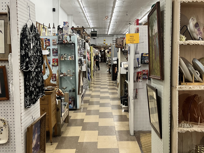 Originals Mall of Antiques 8