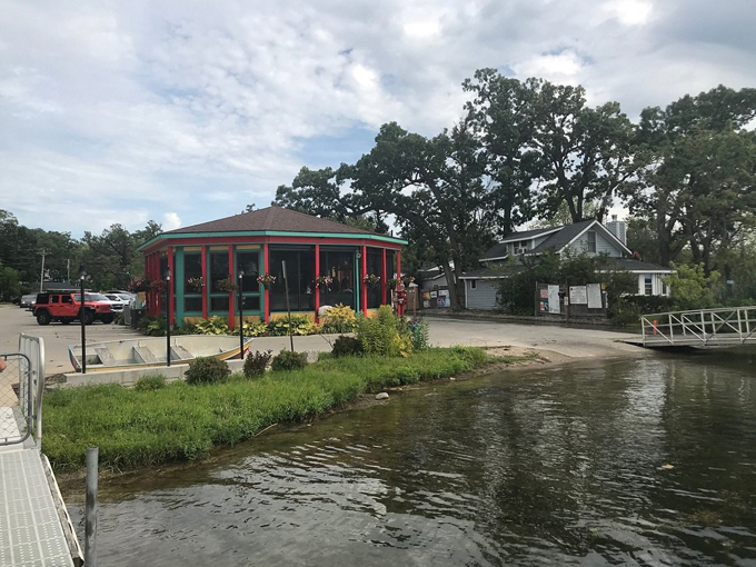 Sand Bar and Island Grill 6