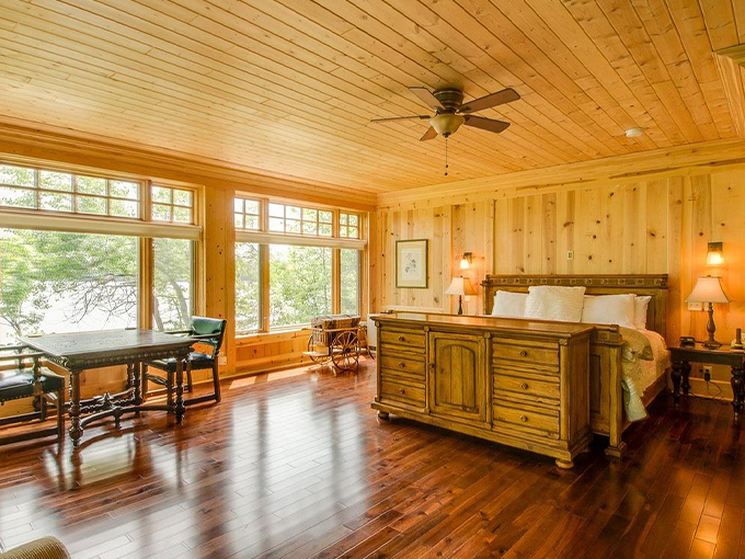 Stout's Island Lodge 4