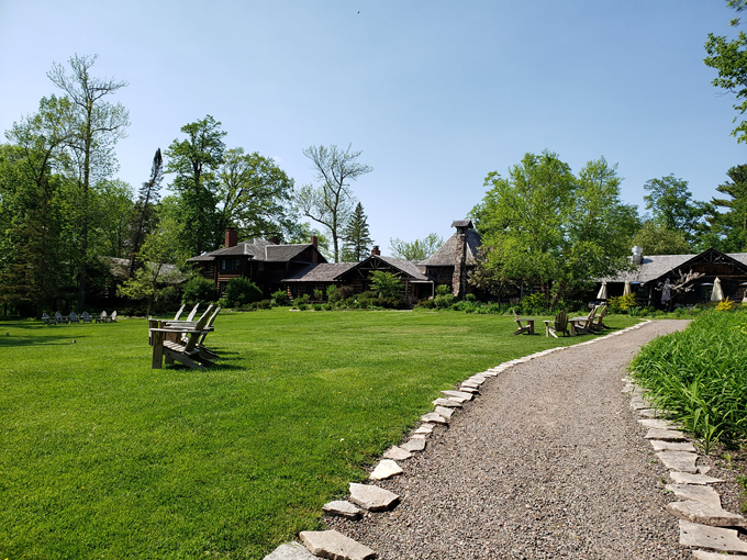 Stout's Island Lodge 8