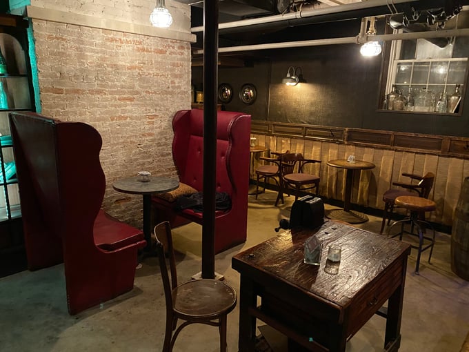 The Speakeasy Bar at Maxwell Mansion Hotel 5