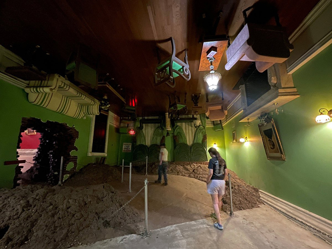 Top Secret Attraction White House 6