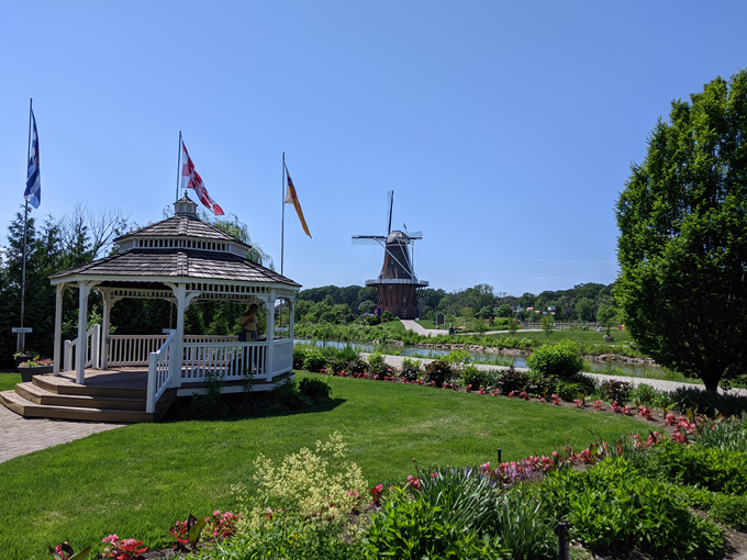 Windmill Island Gardens 8