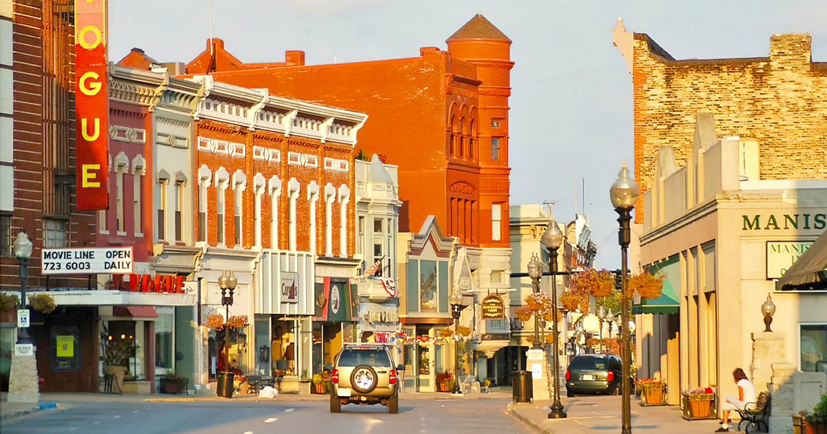 This Charming Historic Town In Michigan Is One Of The Most Relaxed ...