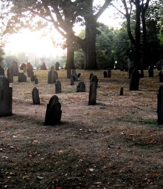 creepy bizarre graveyard wisconsin ftr