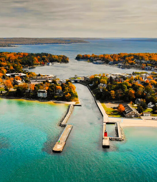 picturesque lakeside town michigan ftr