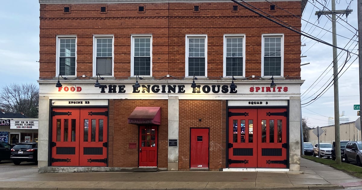 The Reuben Pizza At This Firefighter-Themed Restaurant In Michigan Is ...