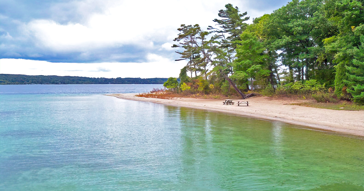 tiny island michigan ftr