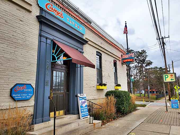 Casey's Tavern beckons with its vintage charm and understated elegance, a cream-brick haven where Ann Arbor's burger aficionados find their bliss.