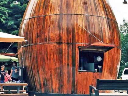 This Bizarre Giant Beer Barrel In Michigan Has Been A Local Legend For ...