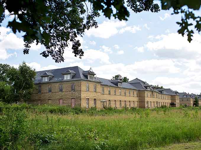 Fort Snelling: Imposing limestone walls stand sentinel against the Minnesota sky, a testament to 19th-century military engineering and determination.