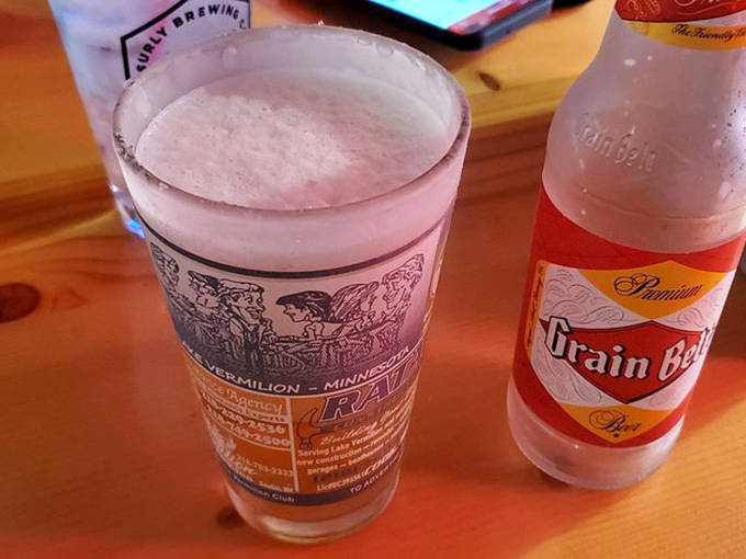 Nothing complements a legendary pizza like an ice-cold beer in a frosted glass that tells stories of Lake Vermilion adventures.