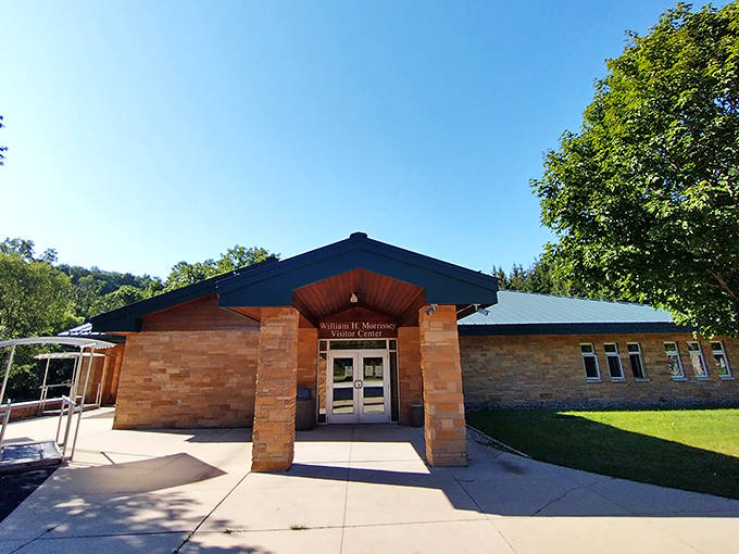 The modern visitor center welcomes explorers with amenities the original settlers would have considered magical, like indoor plumbing and air conditioning.