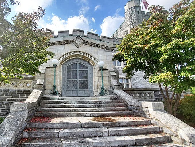 The entrance that separates ordinary life from castle magic &ndash; cross this threshold and leave the 21st century behind.