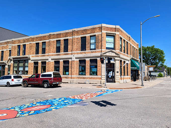 Island Books & Crafts: Housed in a historic corner building, this independent bookstore offers literary treasures and local crafts in a setting that celebrates slow browsing.