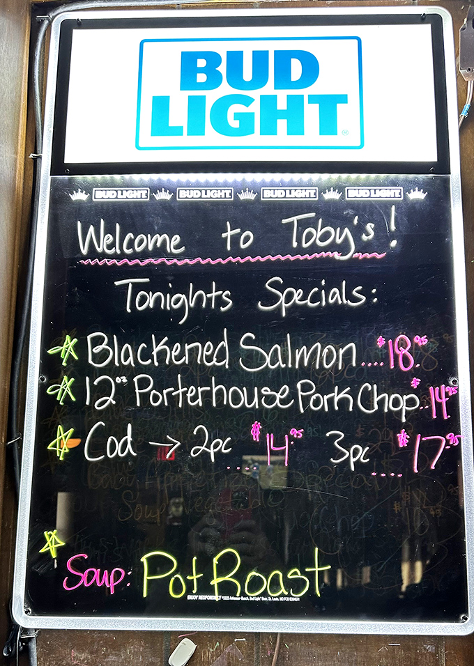 A helpful sign explaining supper club protocol &ndash; "We're a little old-fashioned" might be the most charming understatement ever.