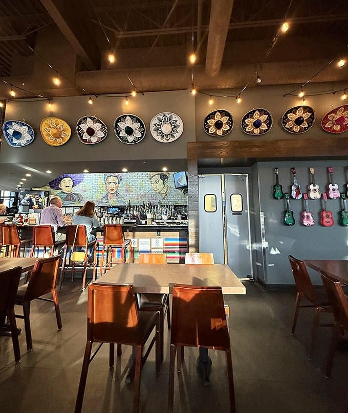 Where wooden chairs become front-row seats to the greatest food show in Woodbury – no binoculars needed.