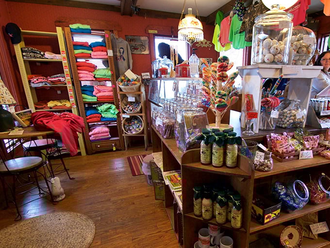 A colorful collection of local crafts, preserves and souvenirs&mdash;because the only thing better than eating here is taking a piece of it home.
