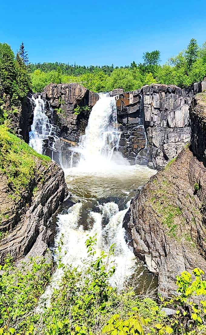 This isn't just moving water &ndash; it's liquid sculpture, constantly reshaping itself against a canvas of billion-year-old rock.