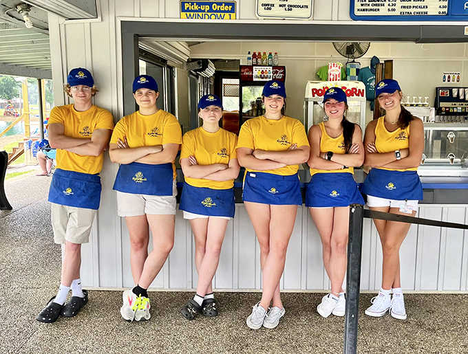 The friendly staff lined up and ready to serve – these summer heroes ensure your day is filled with fun and tasty treats.