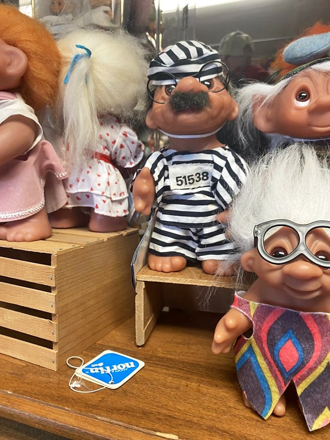 The prisoner troll serves as a reminder that even in troll society, some rules must be followed.