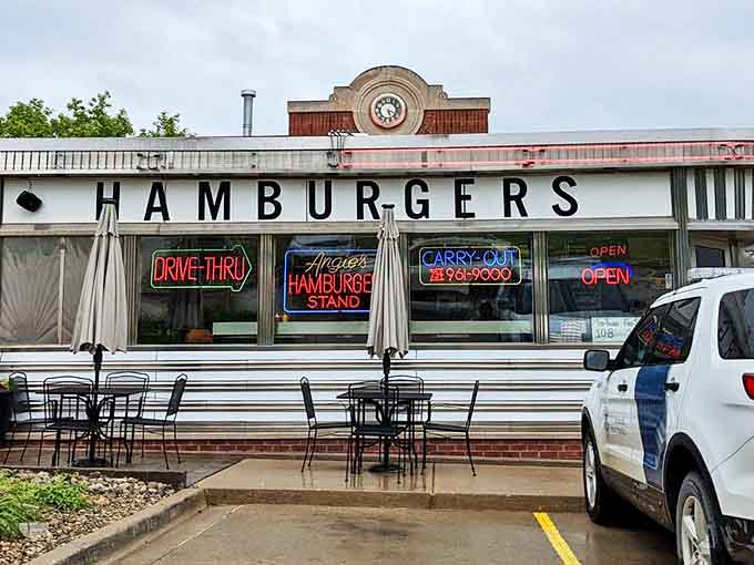 Outdoor seating lets you enjoy your meal al fresco, because sometimes the best dining room is under the open sky.