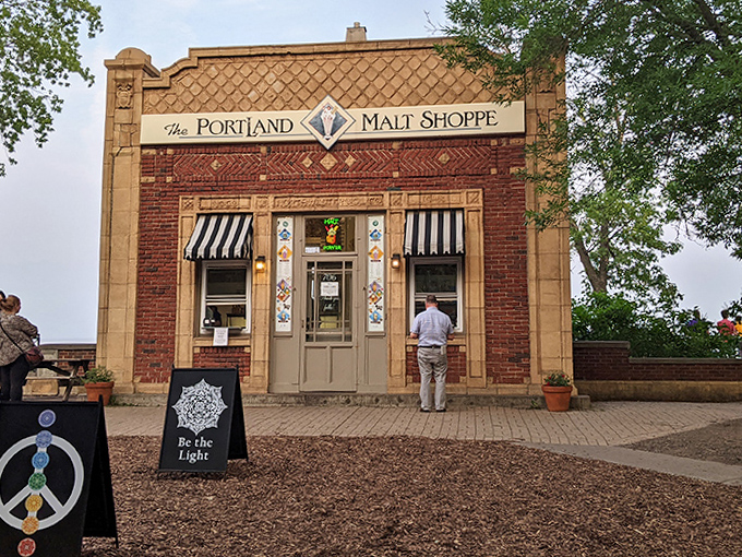 Architectural eye candy meets actual candy. This little brick fortress of frozen delights looks like it was designed by someone who understood joy.