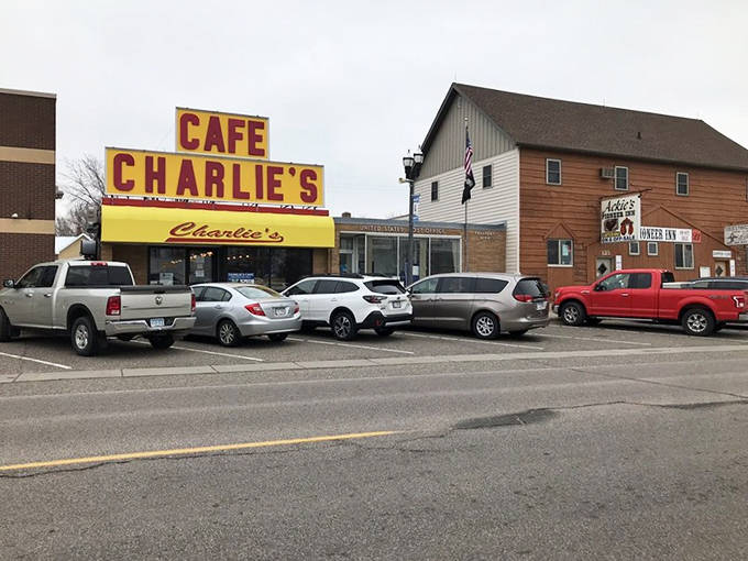The parking lot tells the story &ndash; a mix of local plates and out-of-state visitors all drawn by the siren song of those famous rolls.
