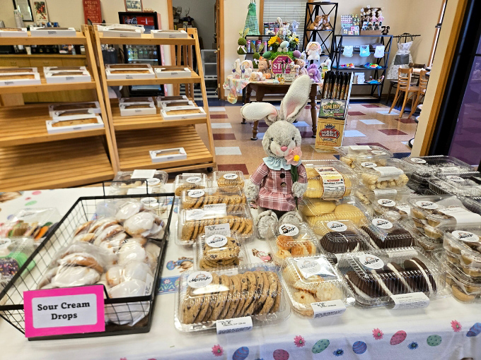 Cookie monsters, your paradise awaits. Beyond the legendary pies, these homemade cookies and pastries prove Mama Joe's doesn't believe in one-hit wonders.