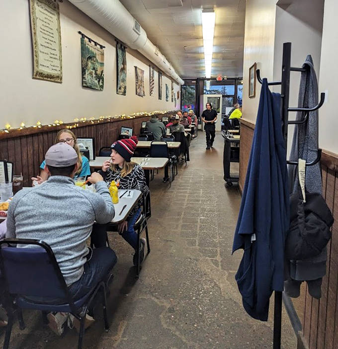 The unpretentious dining area prioritizes comfort over style&mdash;exactly what you want in a place dedicated to serious eating.